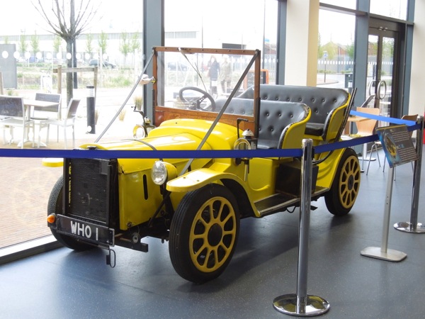 Hollywood Movie Costumes and Props: Doctor Who's vintage roadster ...