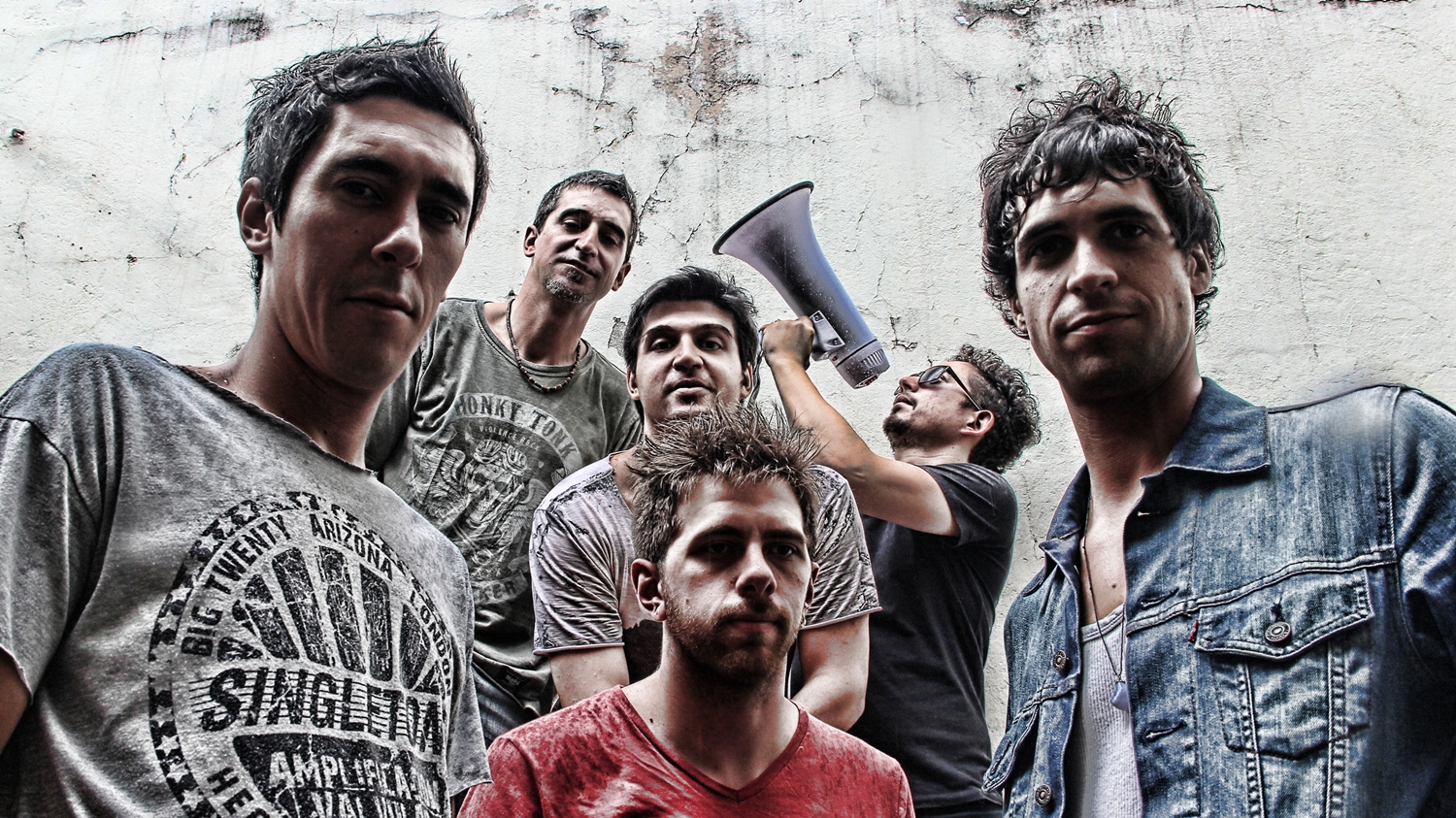 "Queremos llevarle una linda canción a la gente"