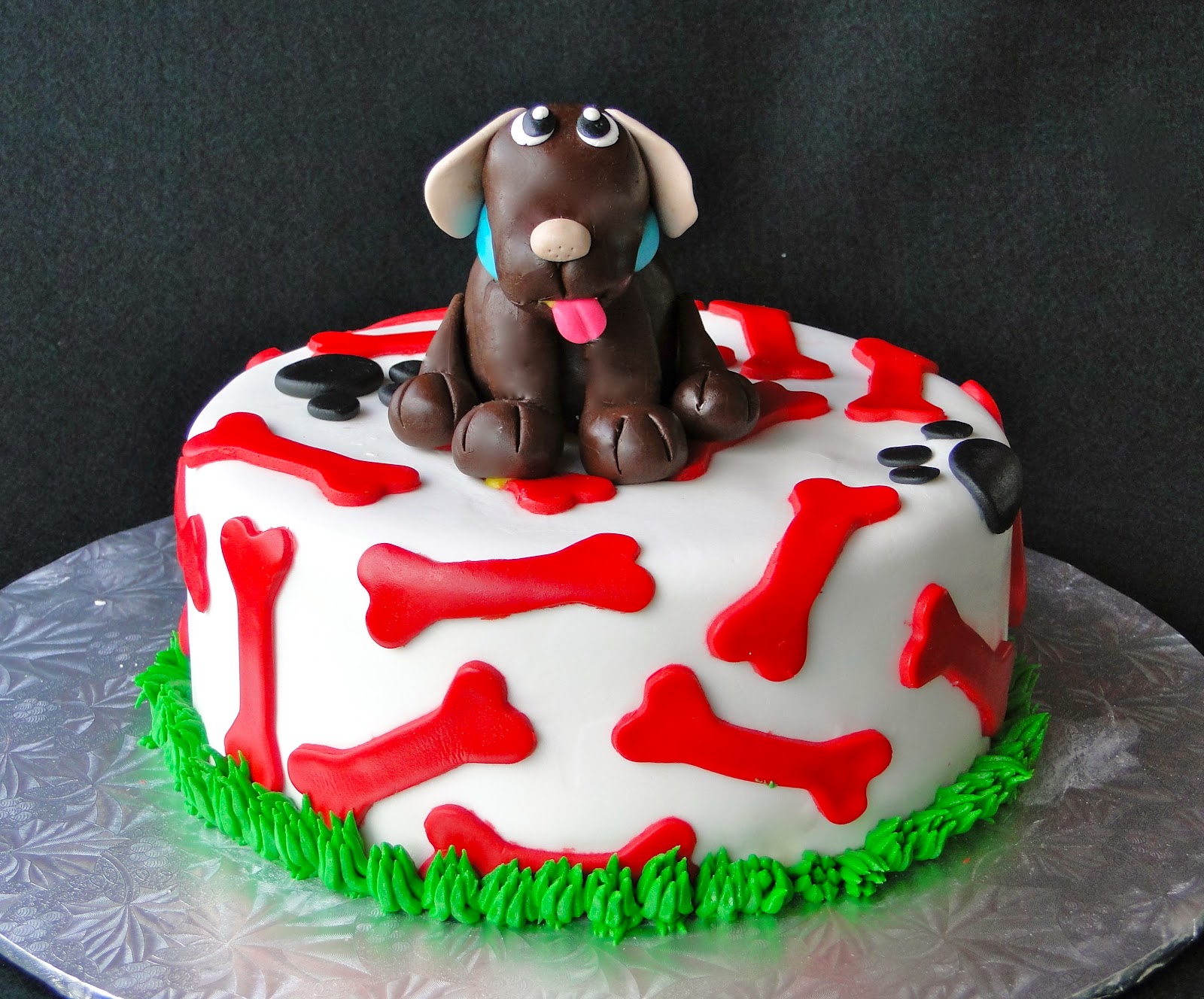 Baking Maniac: Woof Woof Dog Cake!