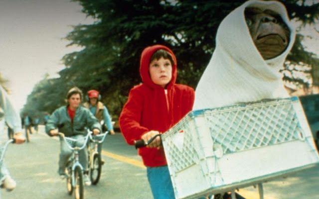 映画『E.T.』 撮影舞台裏の写真45枚をヴィンテージ写真サイトが特集紹介 - amass