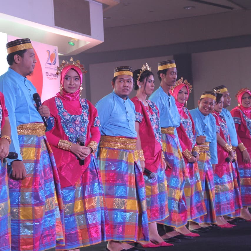 " SANGGAR NUSANTARA DOT COM " | Jakarta: SEWA BAJU ADAT BUGIS ...