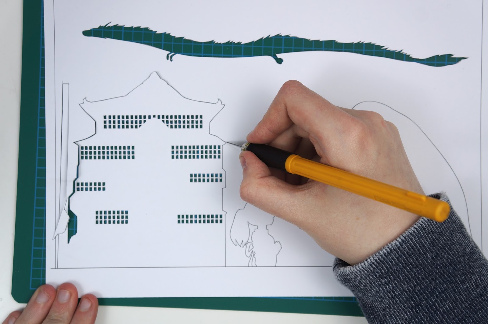 Otaku Crafts: Silhouette Cylinder Papercraft Lights