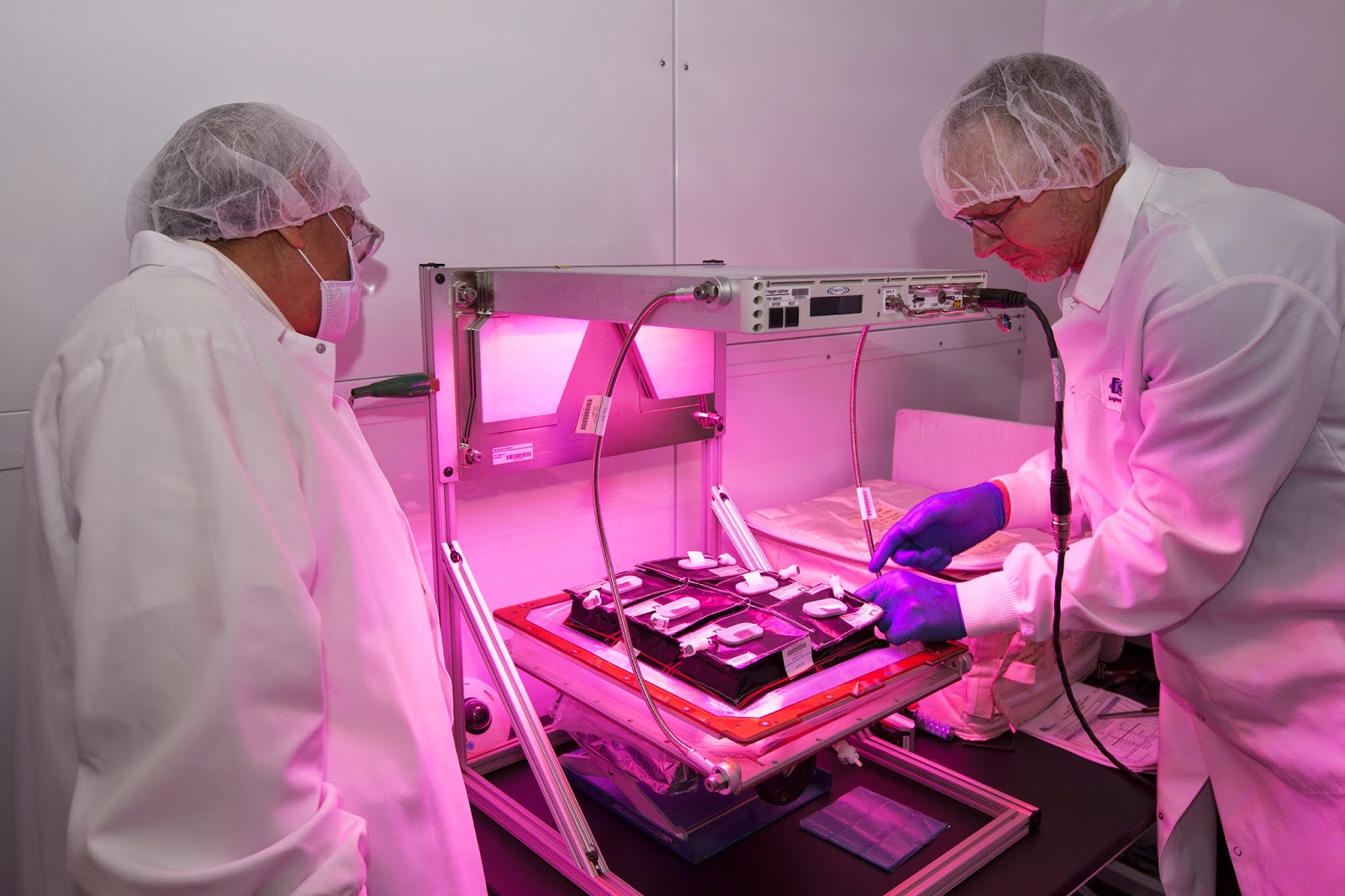 Orbiter.ch Space News: Sciences on International Space Station: Veggie ...