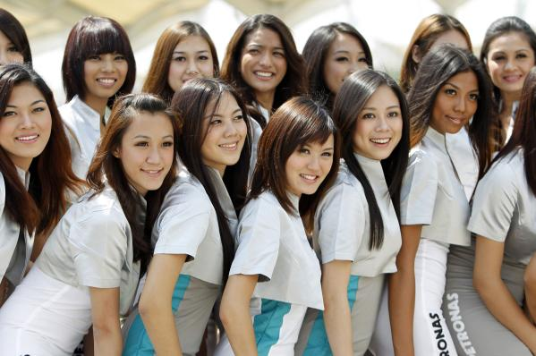 The Uniform Girls: [PIC] Petronas motor show girls - 1