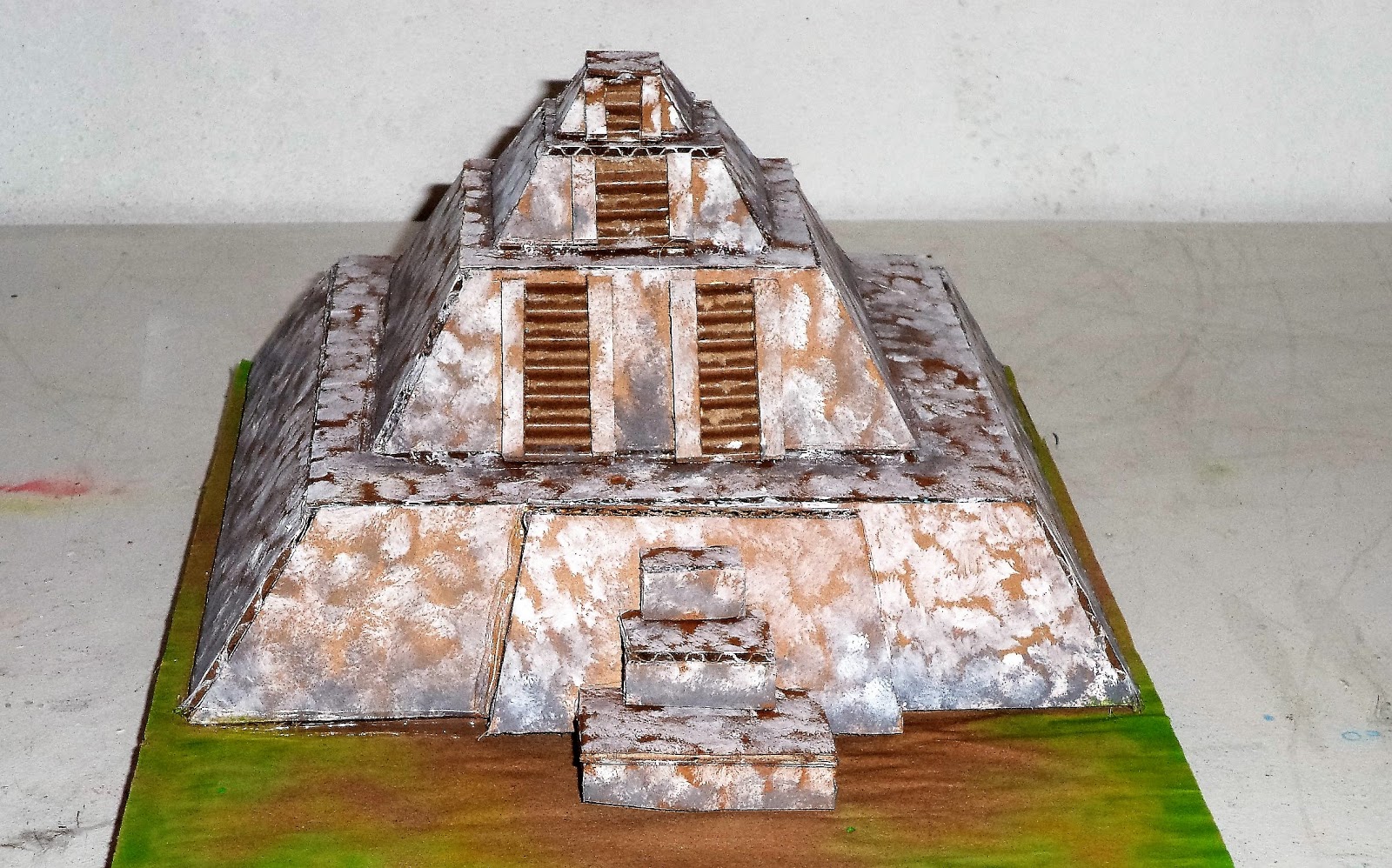 MAQUETAS, DIBUJOS Y DISEÑOS: Pirámide del SOL