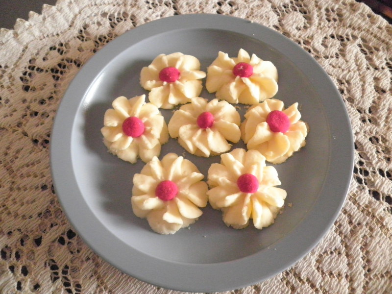 TREAT & TRICK: DAISY COOKIES / BISKUT DAHLIA