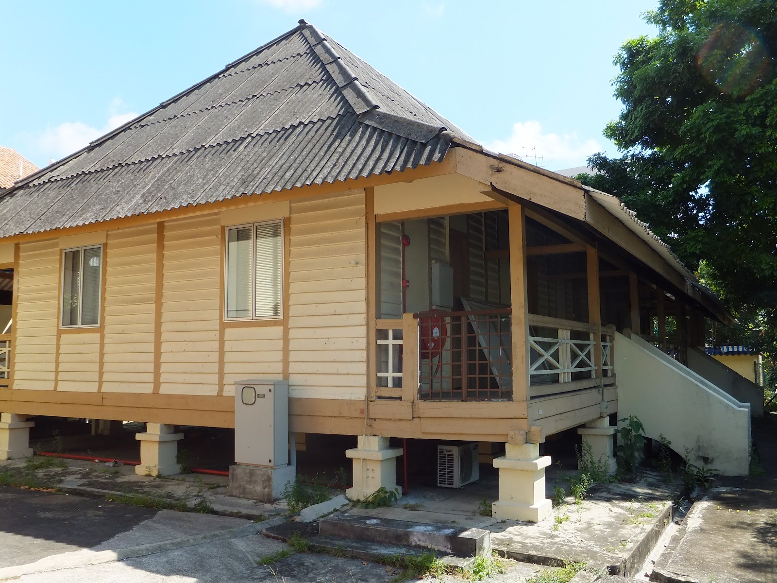 Good Morning Yesterday: GMY Book Contest #1 - Kampong houses