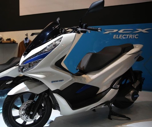 Resmi Honda PCX Eelecrtic Diperkenalkan - Ate Breaker