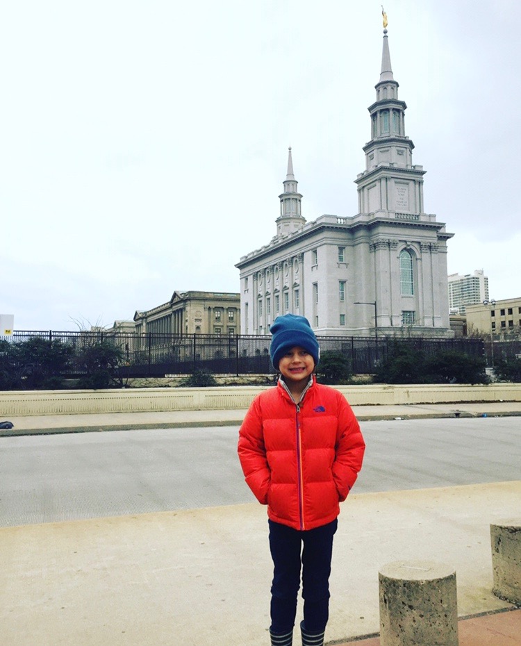 A Harmonious Combination : Chelsea's First Temple Trip!