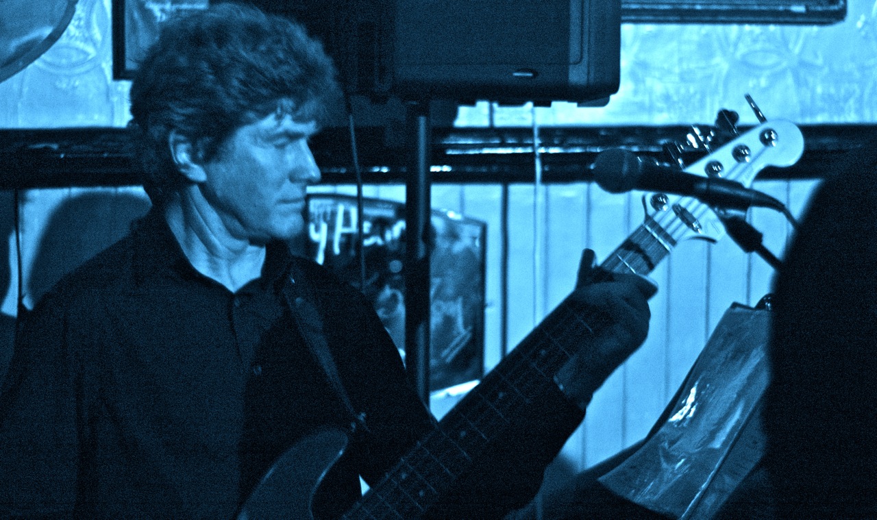 FLUKE THE BAND: Band gear