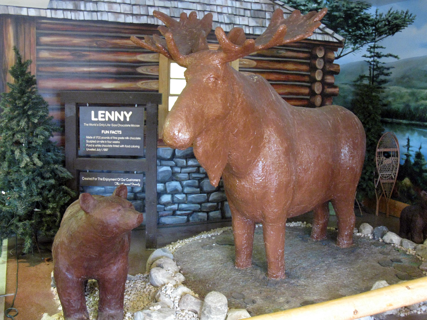 Eccentric Roadside: Moose hysteria: Lenny, the Life-size Chocolate ...