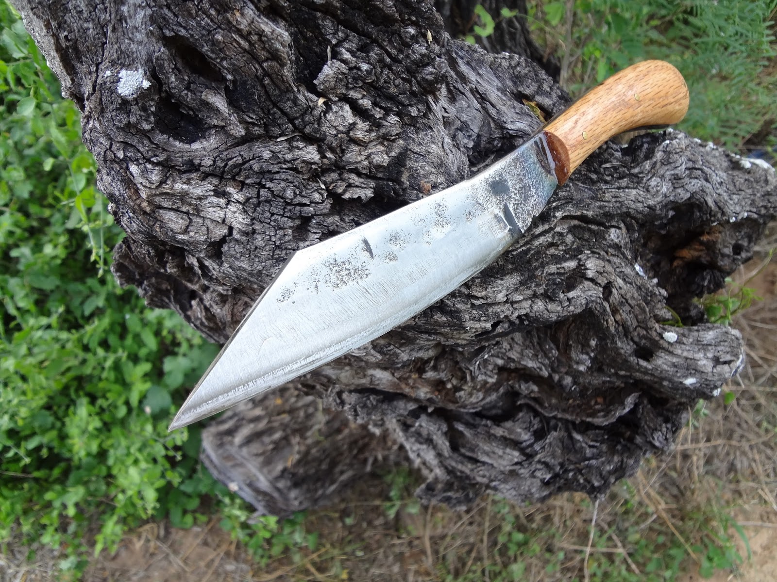Woods Roamer: PERSONALIZING YOUR MACHETE