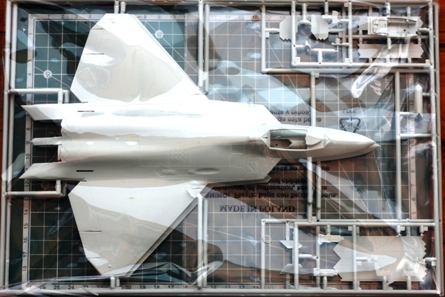 Model Kit Plastik: Review Revell 1/72 F-22 Raptor