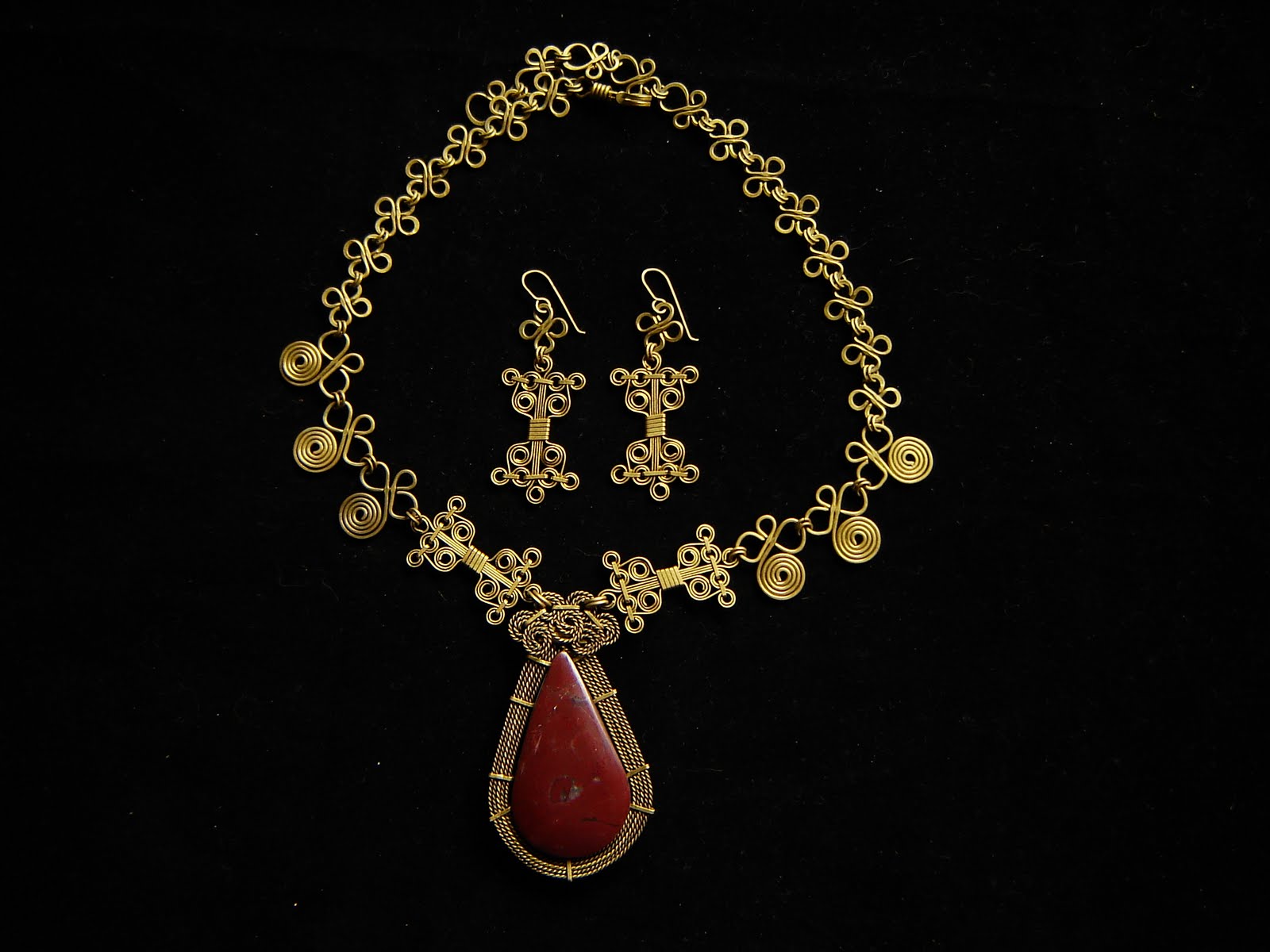 COLLARES PRECOLOMBINOS