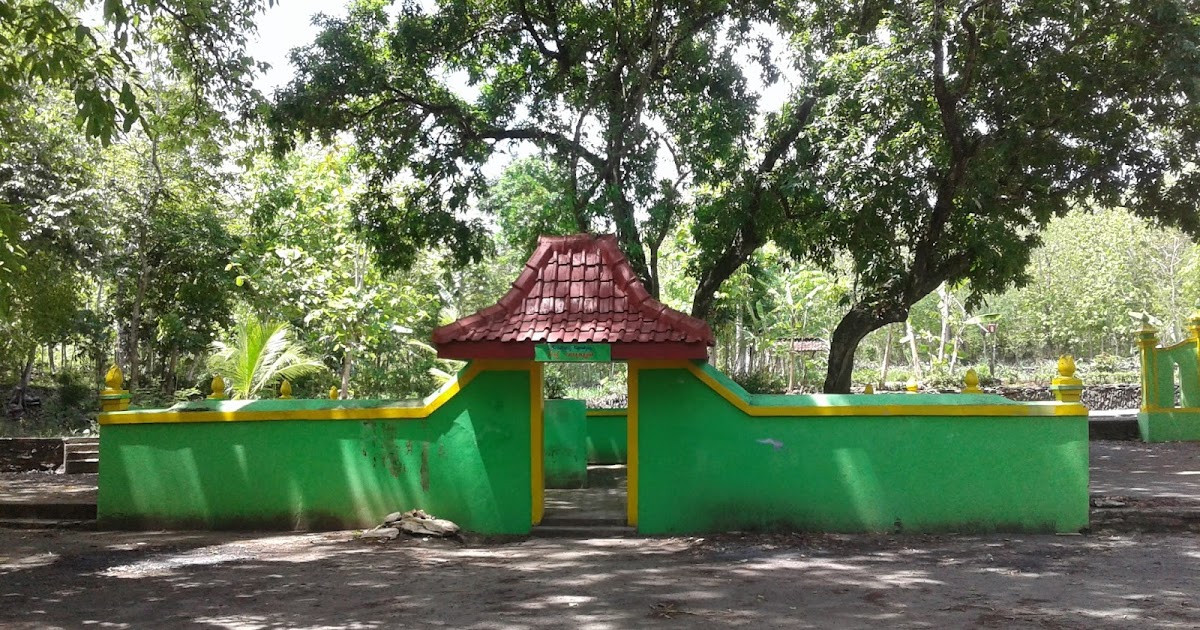 SESERATAN: Sendang Kamulyan dan Makam/Petilasan Jaka Tarub di Kulon Progo