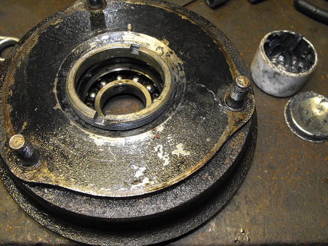 1966 2CV brake job.: Right rear brakes...