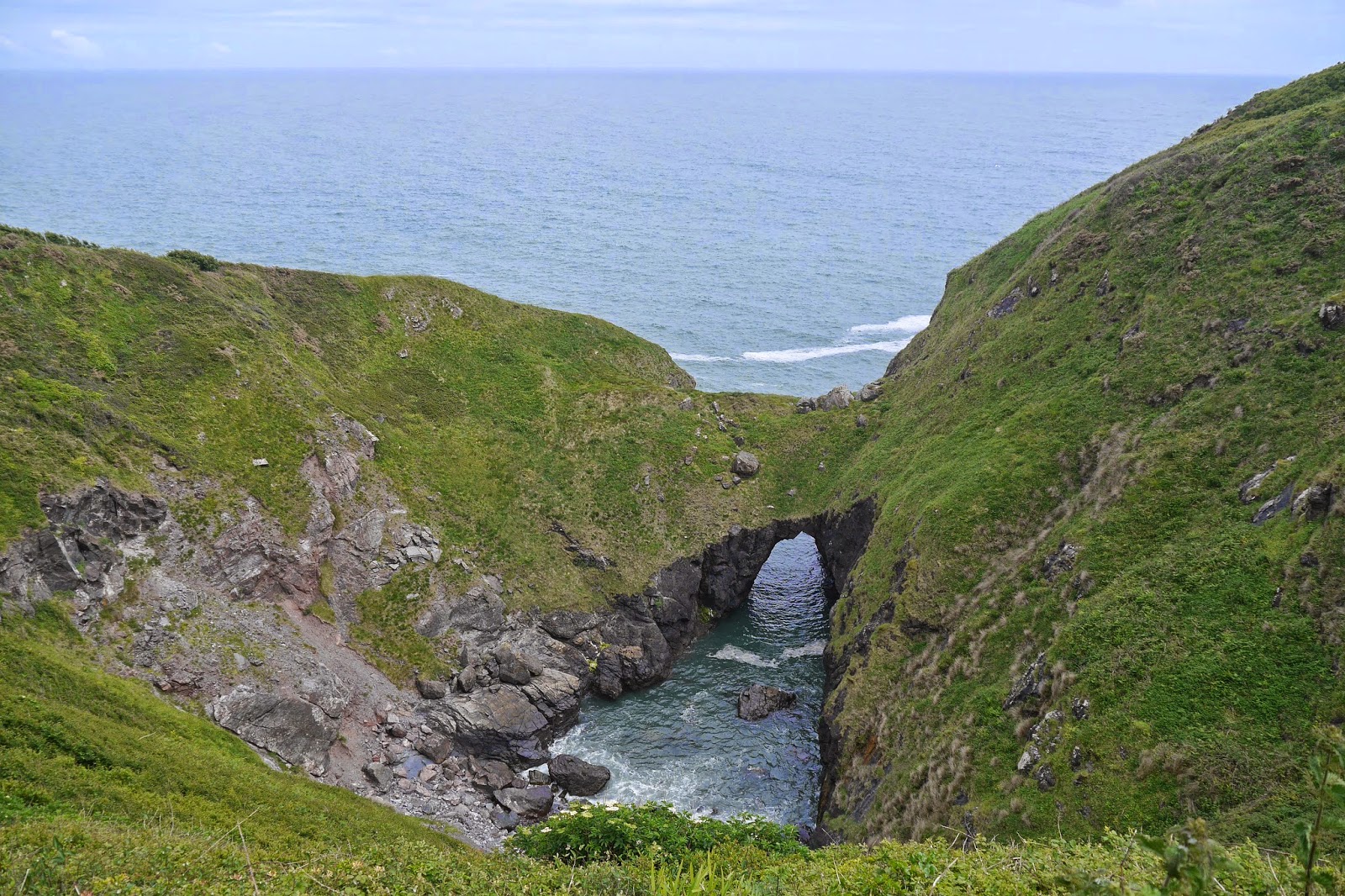Walking in the country: Kennack Sands to Lizard Point (South West Coast ...