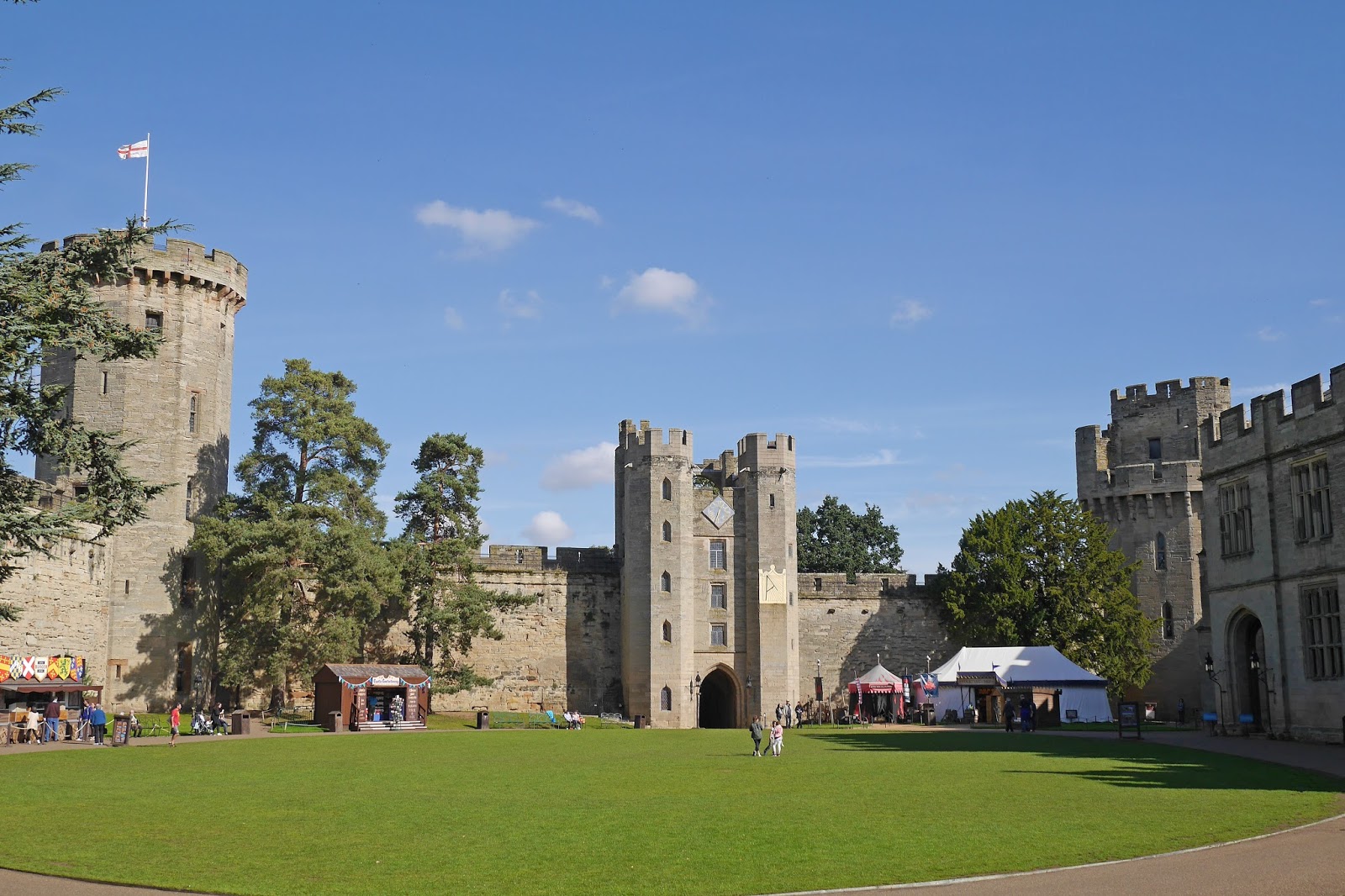 Walking in the country: Warwick Castle