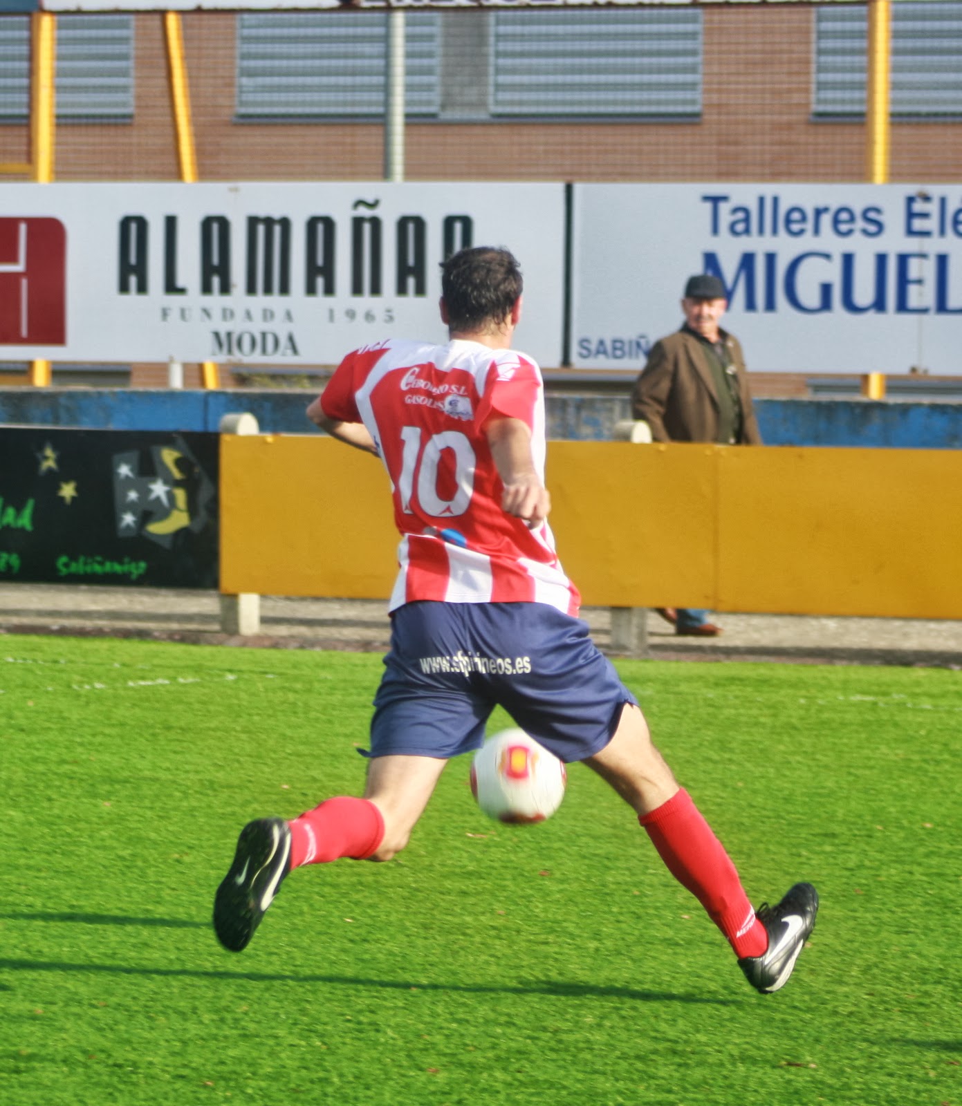 EL FÚTBOL DE DEPORTE CANTERA: PERUL VUELVE POR SUS FUEROS