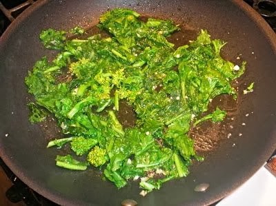 The Briny Lemon: Chicken in White Wine Broth with Pan-Seared Rapini