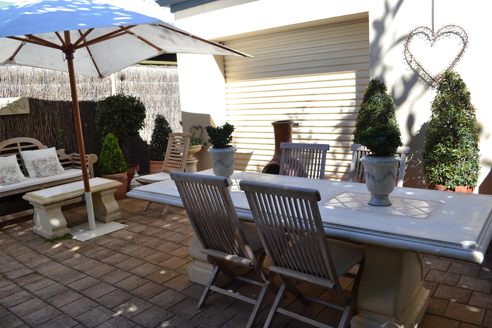 Serenity Nursery Blog: A day with family in a topiary courtyard...