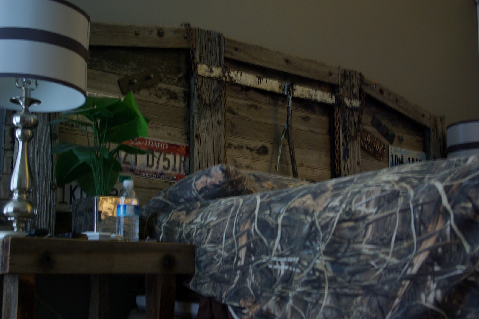 Reclaimed Rustics: Rustic Tailgate Headboard