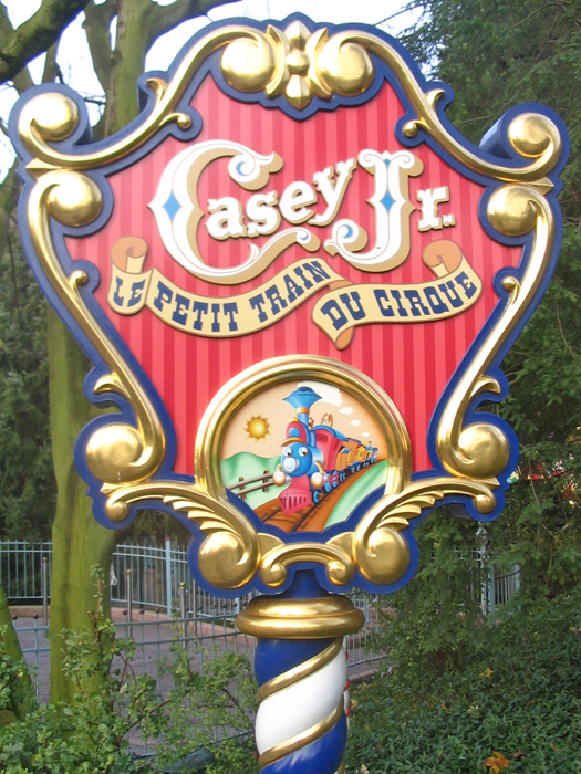 The Disneyland Paris Explorers Club: Casey Junior & Le Pays des Contes ...