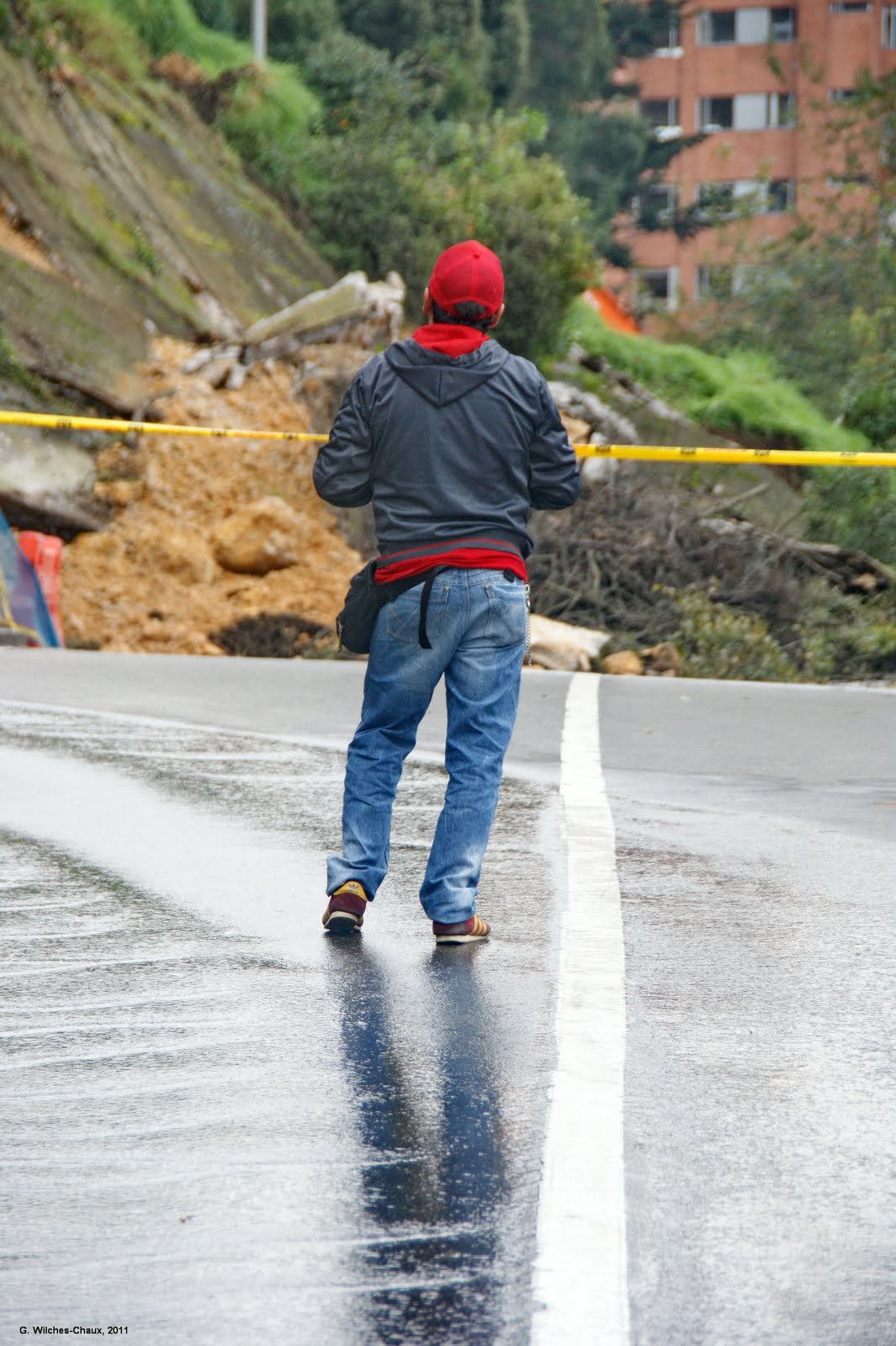 AGUACEROS Y GOTERAS: LO QUE VA DEL DERRUMBE Capítulo 12