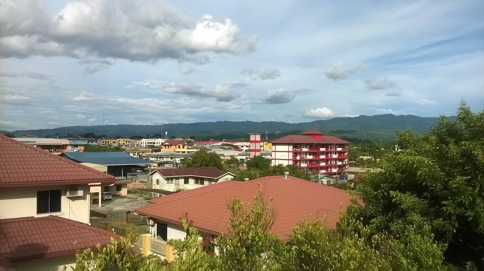 TRAVEL AND LEISURE IN BORNEO: TENOM: In the heart of Borneo