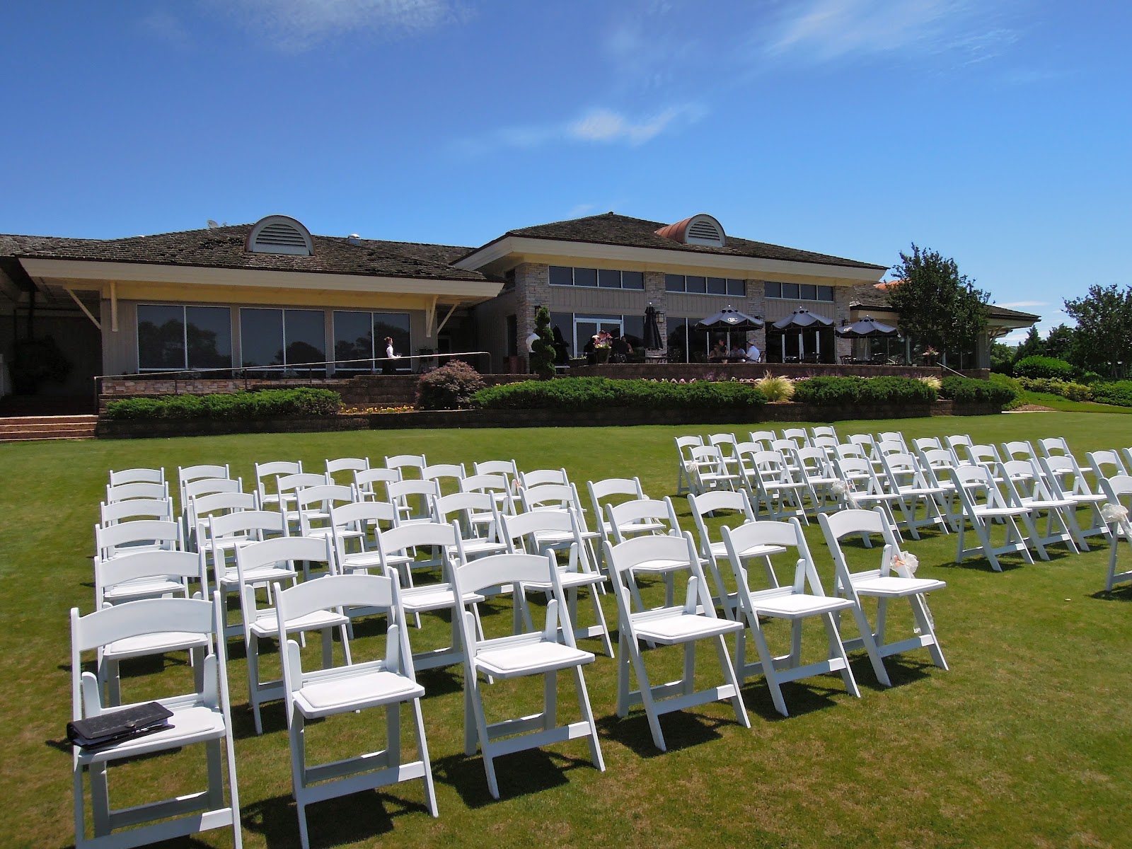 Raleigh Wedding Blog: Ronda and Mark Get Married at Raleigh Country Club!