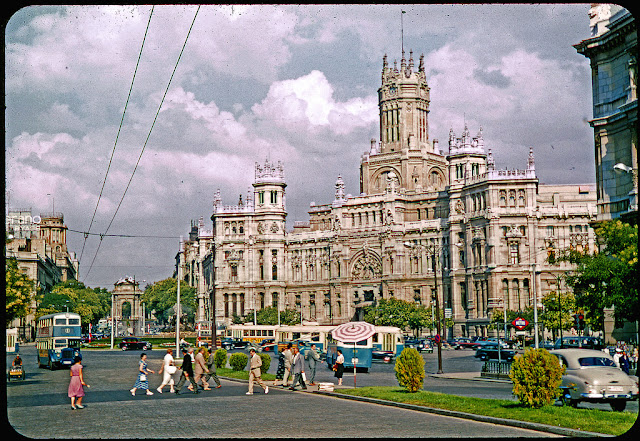 28 Beautiful Color Snapshots of Everyday Life in Spain in the Mid-1950s ...
