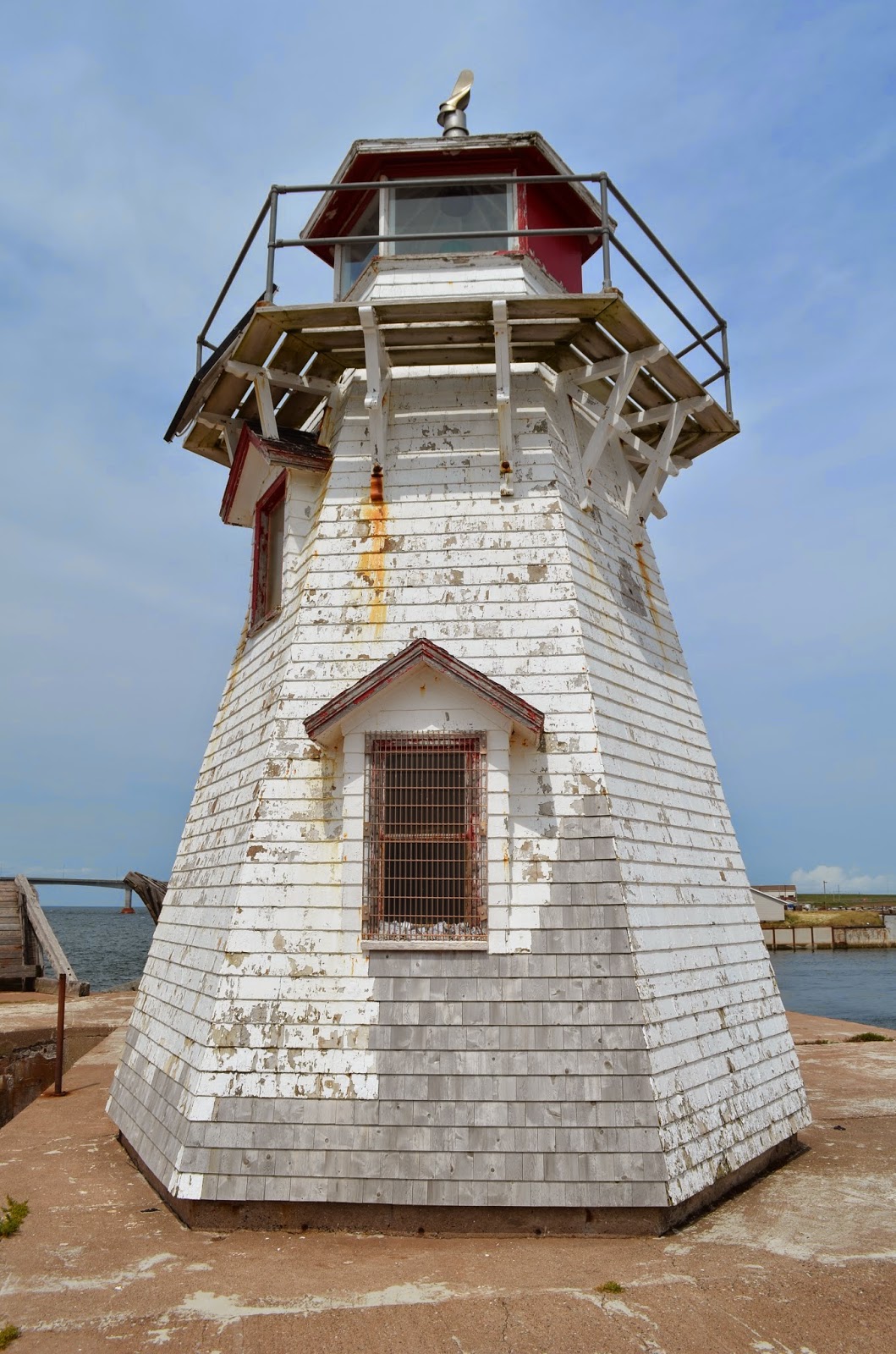 Neal's Lighthouse Blog: Port Borden Pier Lighthouse, Port Borden ...