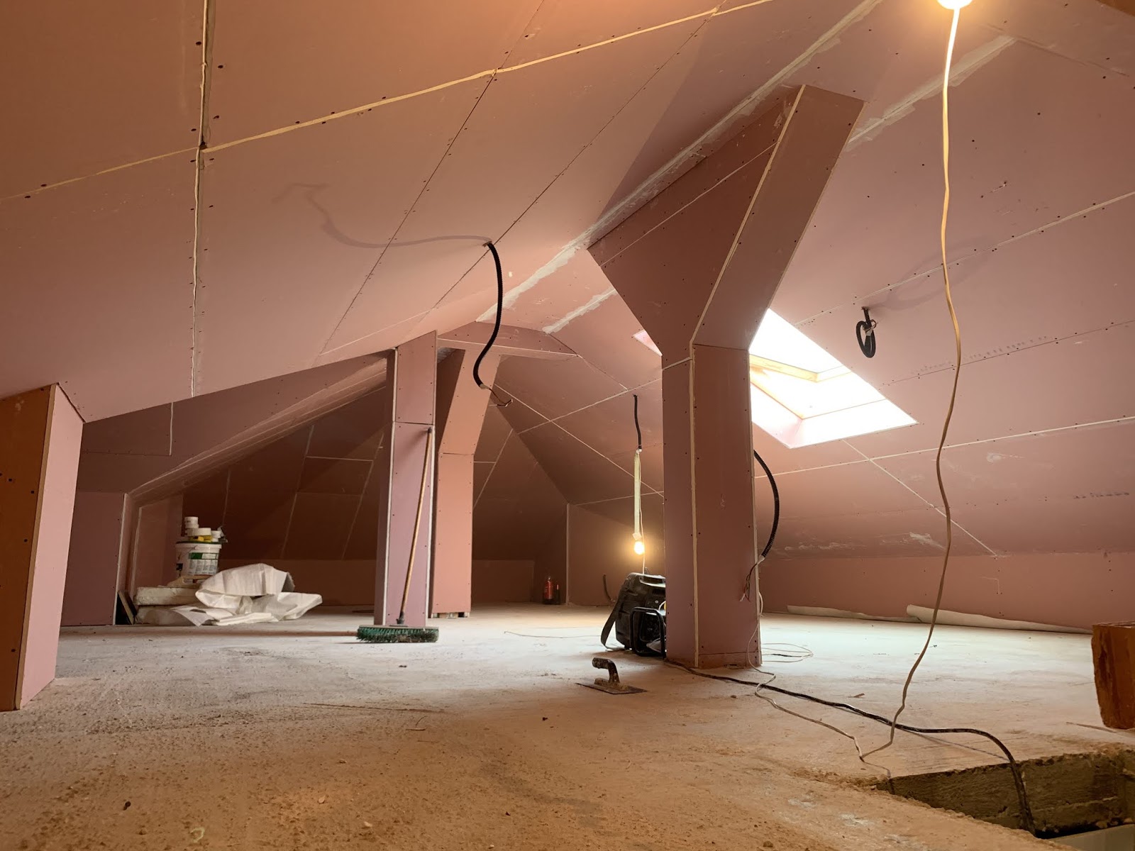 Amenajari interioare pereti rigips montaj tavane gips carton zugraveli ...