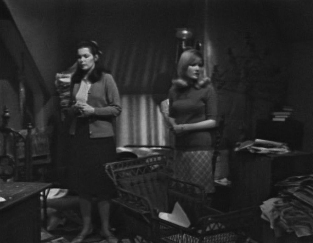 Random Fandoms: Dark Shadows character profile, Victoria Winters/Maggie ...