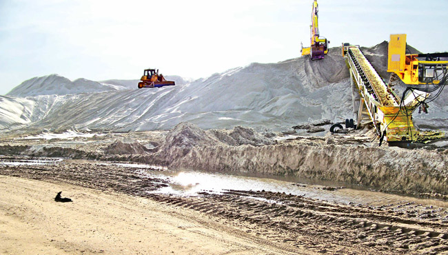Iowa Peace Network: Northeast Iowa county temporarily halts silica sand ...