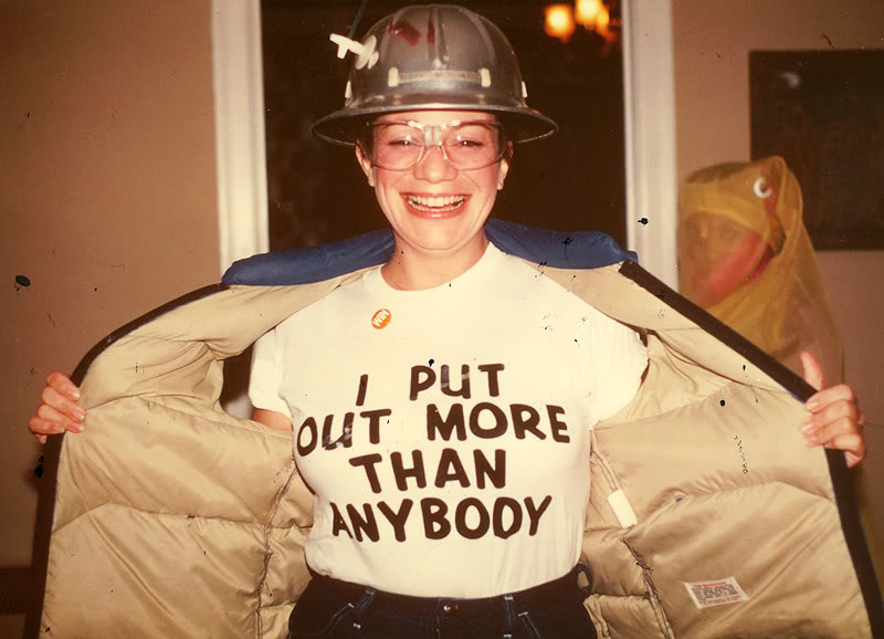 21 Vintage Snapshots Capture People Wearing Sleazy T-Shirts With ...