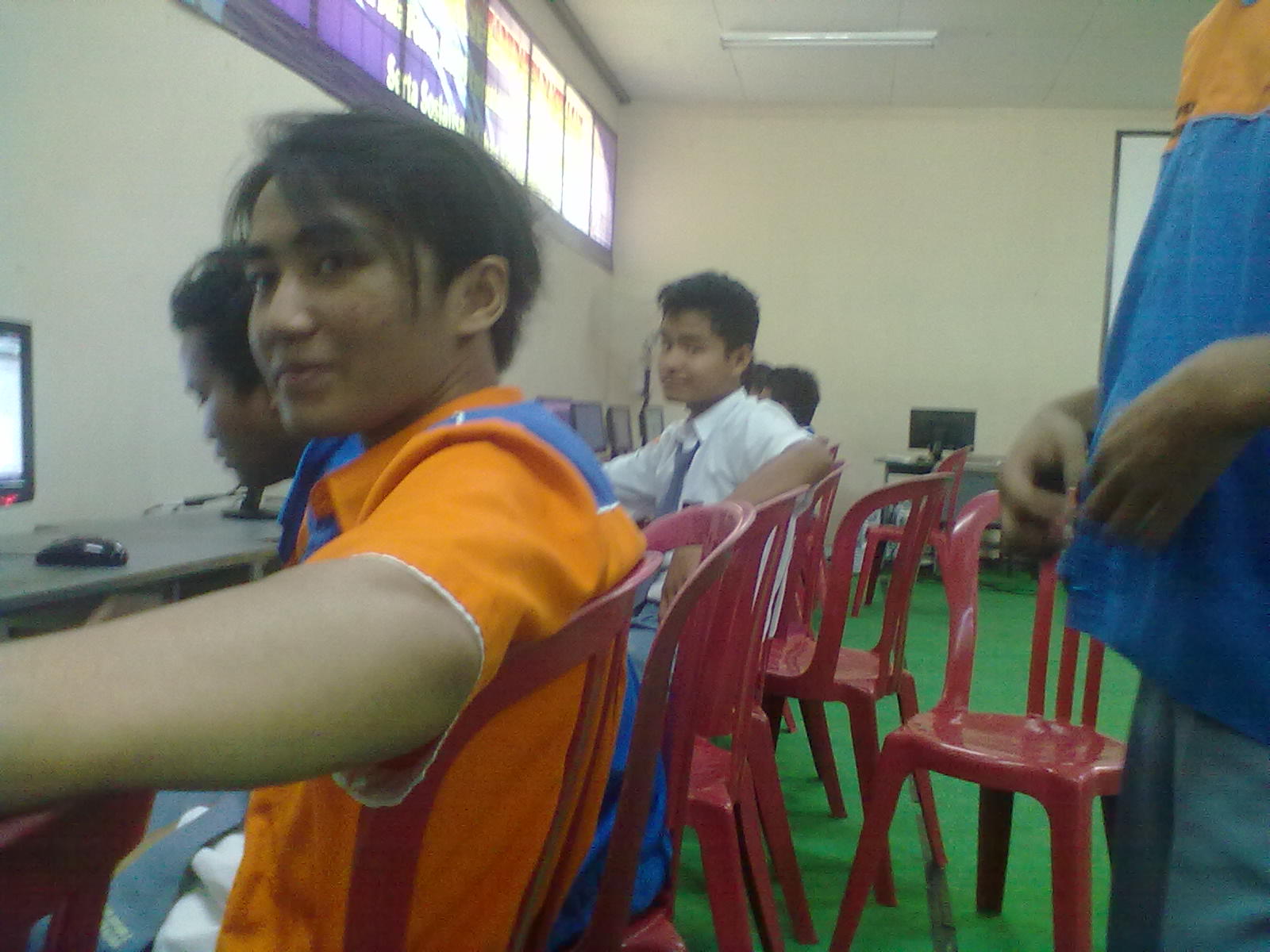 Website Siswa TKJ SMKN 2 Pmk.: Suasana belajar di Lab