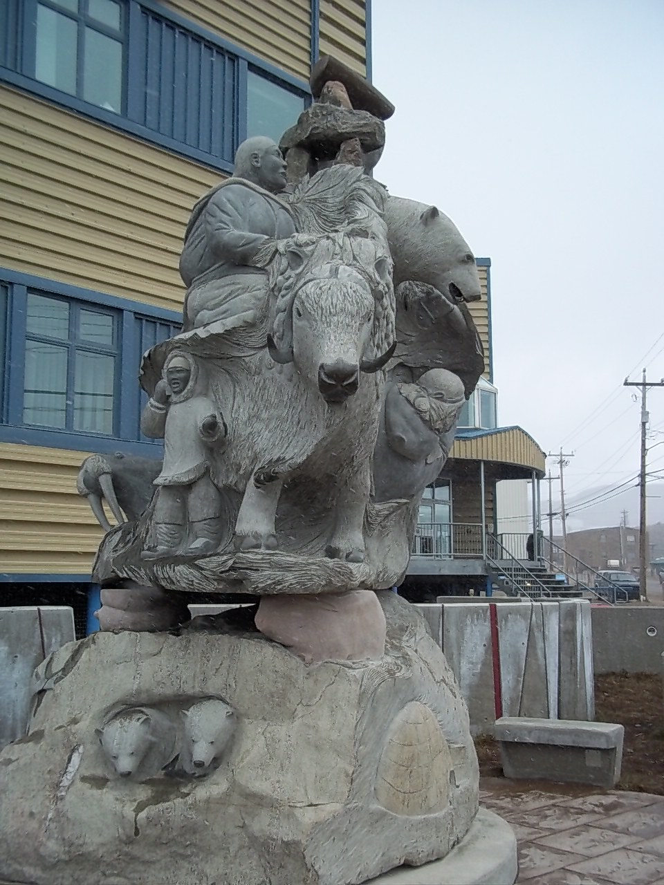 Mikes blog: Monument to the Nunavut Land Claims.