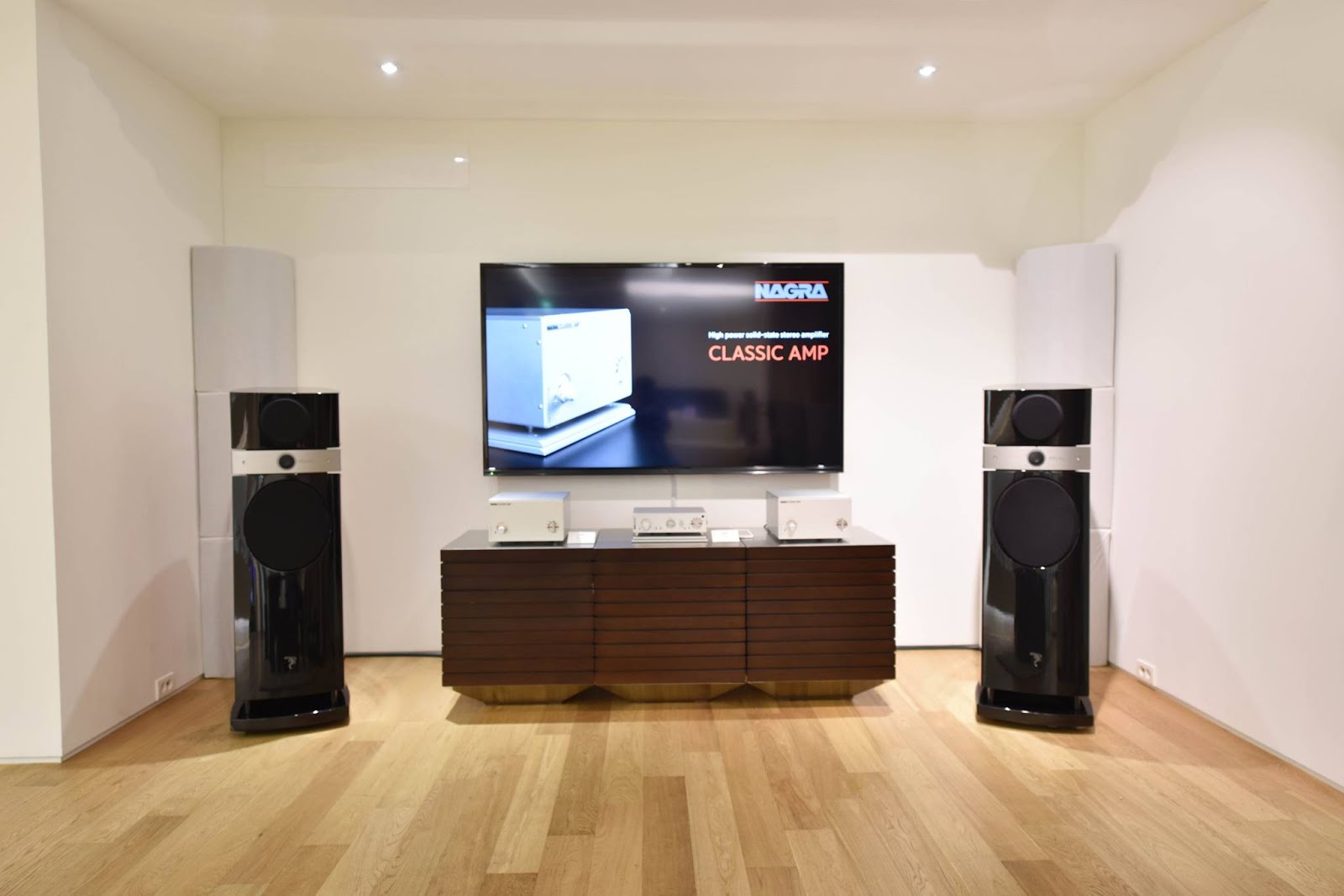 Nagra Audio HD AMP launch – M & S | Ultimate High-Fidelity