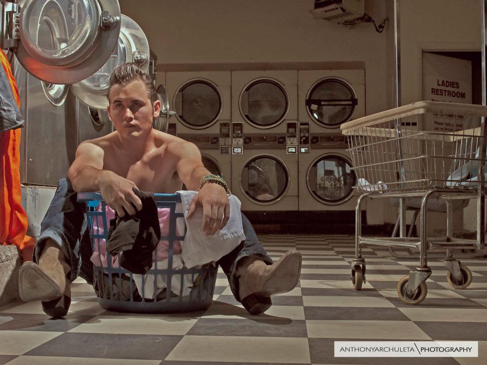 Makeup MagiK. Ninneman: 5 Picture Photo Essay by Anthony Archuleta