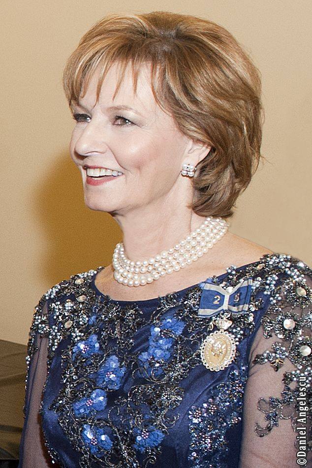 Monarchies Today - Royalty around the globe: Treated as VIP, Styled ...