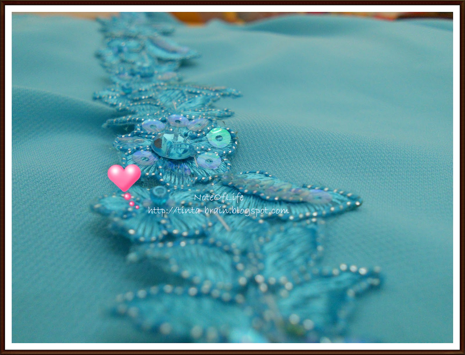 Note of Life....: ::Bunga + Manik + kain lace