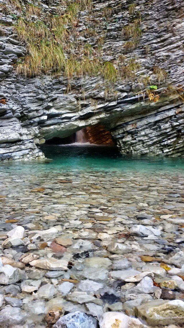 La Grotta Azzurra di Mel, un angolo segreto alle porte di Belluno ...
