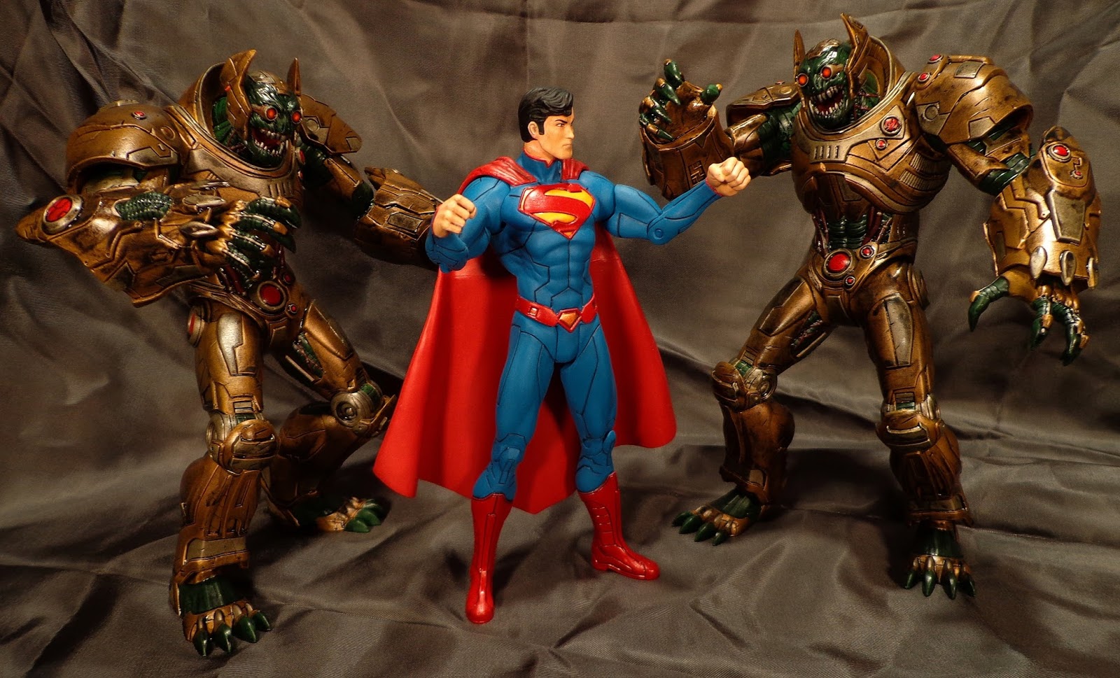 Stronox Custom Figures: DC Collectibles: Darkseid and Parademons