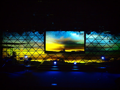 Todd Bougher: Origami Triangle Stage Design