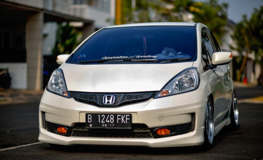 Foto Gambar Modifikasi Honda Jazz GE8 Modif Ekterior Elegan Dan ...