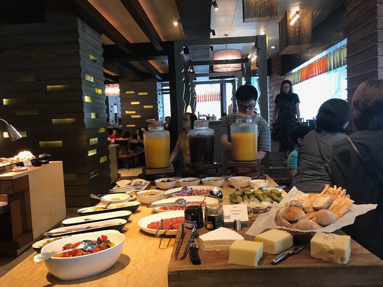 New World Makati Hotel's Cafe 1228 - Gastronomida