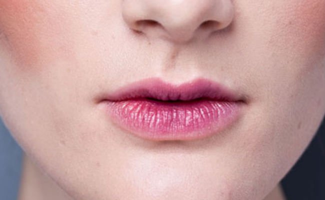 'JUST-BITTEN' LIPS (how to get them)/ LABIOS MORDIDOS (o cómo conseguirlos)