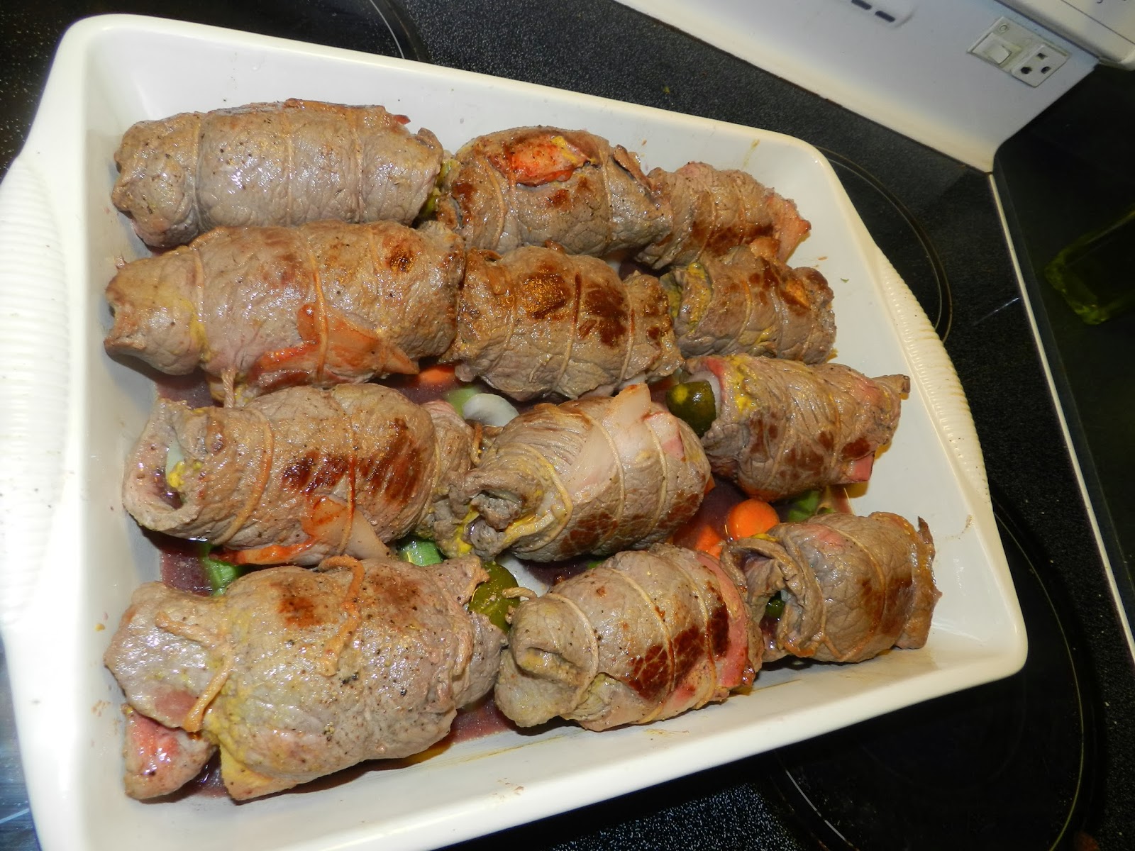 Big Green Egg by Dr. T: Rouladen, Red Cabbage and Spaetzle