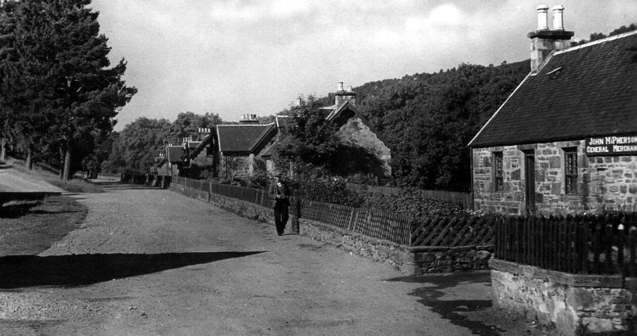 Tour Scotland: Old Photograph Tomich Scotland